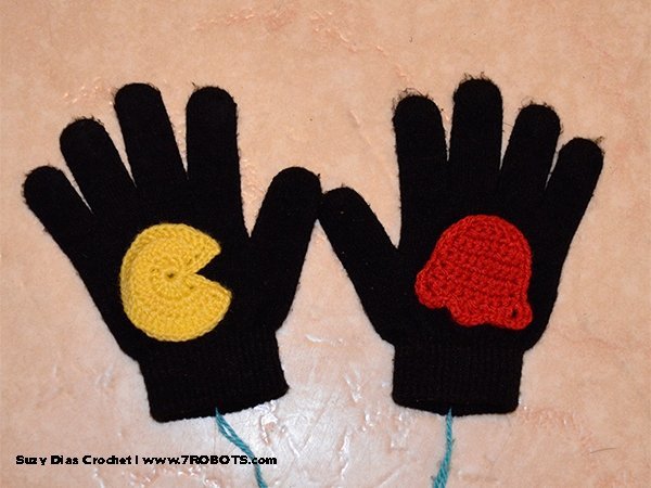 Easy Crochet Pac-Man and Ghost for Your Gloves or Mitts! #SuzyDias - 7 ...