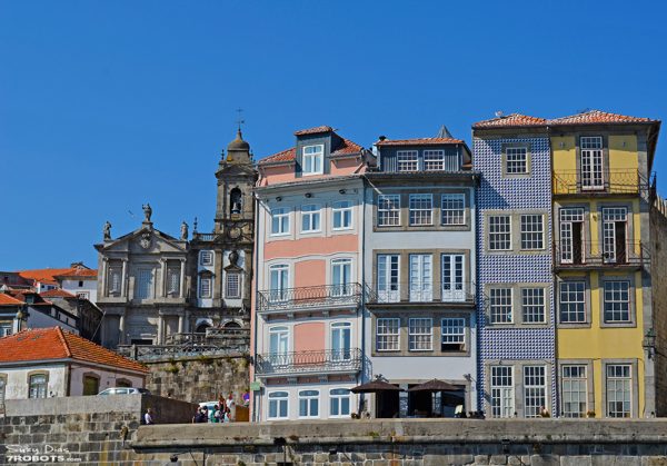 Visit Portugal - Porto's Beautiful & Unique Buildings. Photos by Suzy Dias